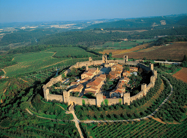 Tuscany tours: visit Monteriggioni, one of Tuscany's most famous walled ...